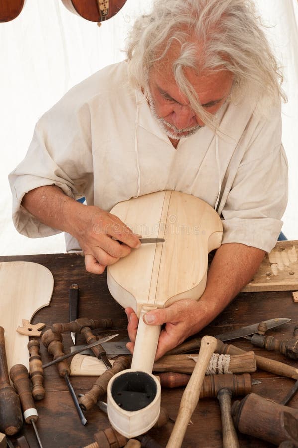 De Meer Luthier Bouwstijlen Een Middeleeuws Snaarinstrument Stock ...