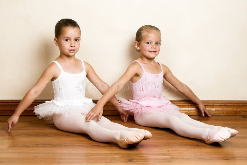 De Meisjes van het ballet stock foto. Image of kleding - 10730894