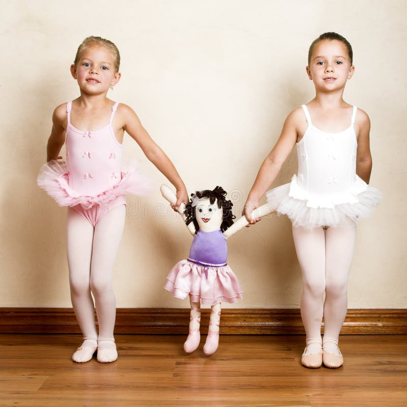 De Meisjes van het ballet stock foto. Image of kleding - 10730894