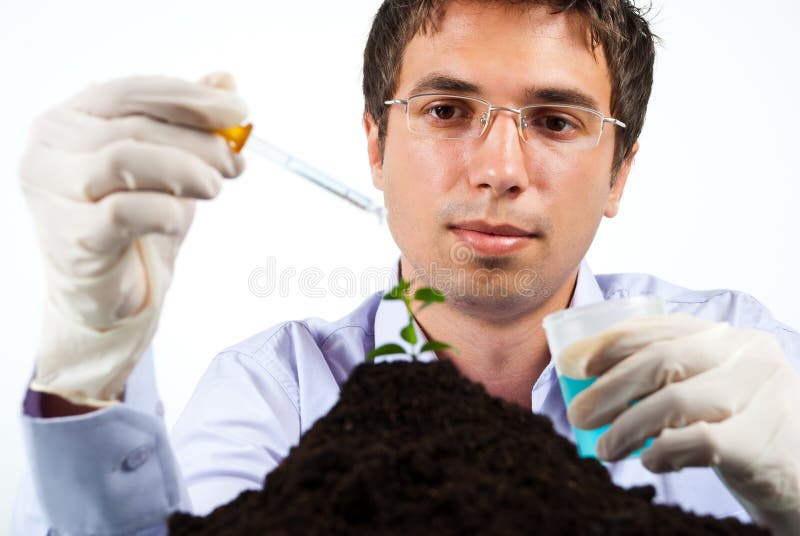 De Mens Die Van De Wetenschapper in Laboratorium Werkt Stock Afbeelding ...