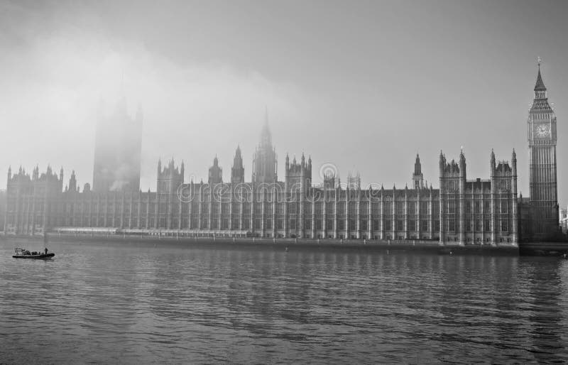 De Mist Van De Big Ben En Van Westminster Stock Afbeelding - Image of ...