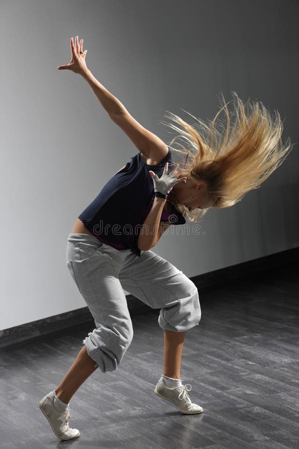 Moderne dans stock afbeelding. Image of ballet, prestaties - 7203091