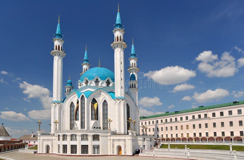 De Moskee Van Sharif Van Kul Stock Afbeelding - Image of koepel ...