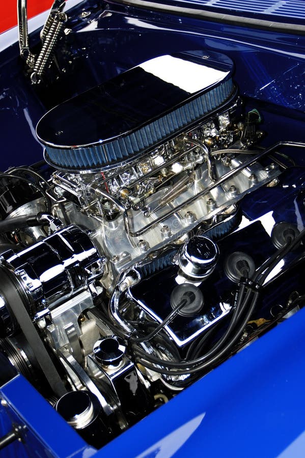 De motor van de oldtimer stock afbeelding. Image of inbaar - 3068125