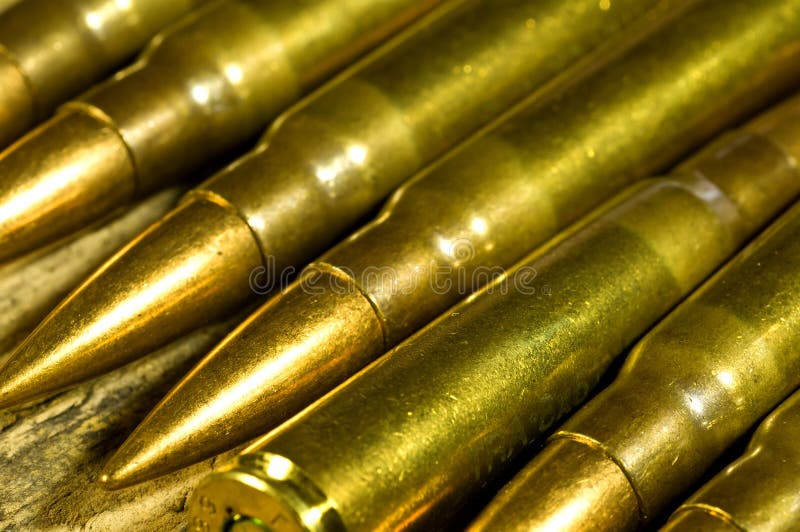 De munitie 8X57 is stock afbeelding. Image of staal, schot - 28803525