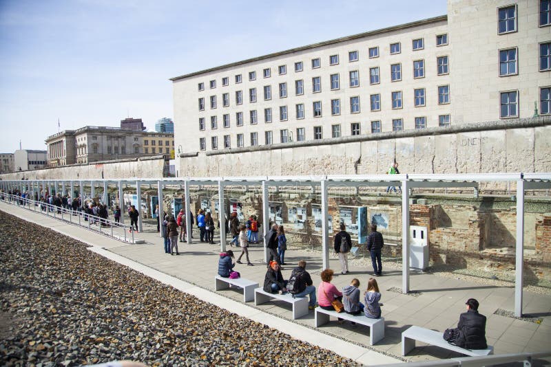 De Muur van Berlijn redactionele stock afbeelding. Image of muur - 52749904