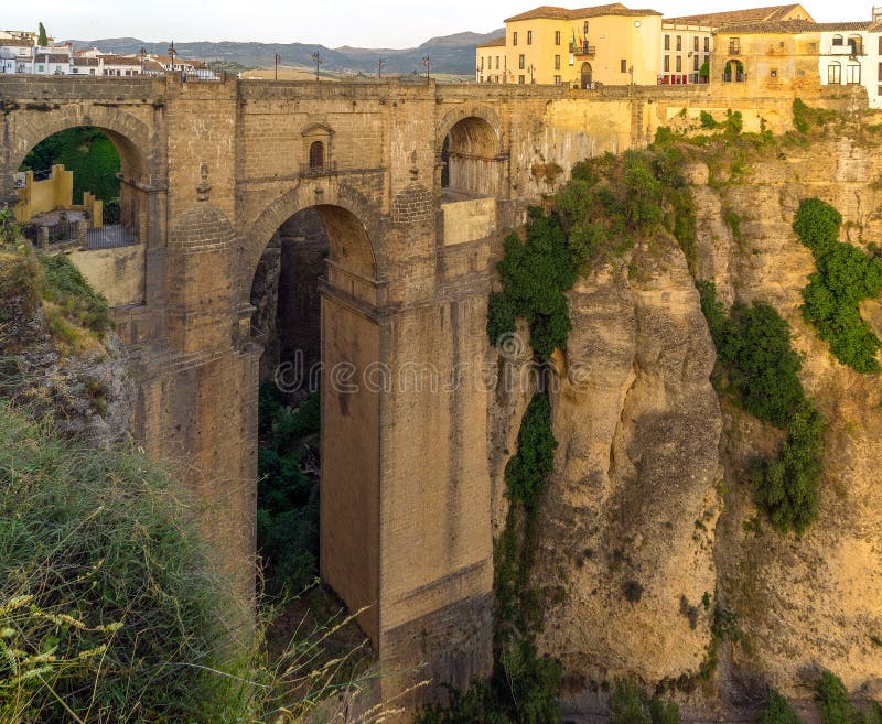 De Nieuwe Brug Van Ronda Spain Redactionele Stock Afbeelding - Image of ...
