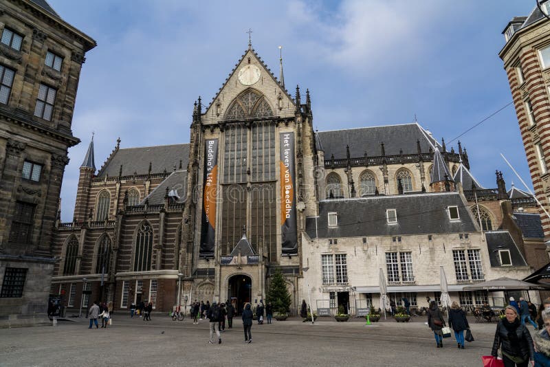 Royal Palace En Nieuwe Kerk In Amsterdam Redactionele Afbeelding ...