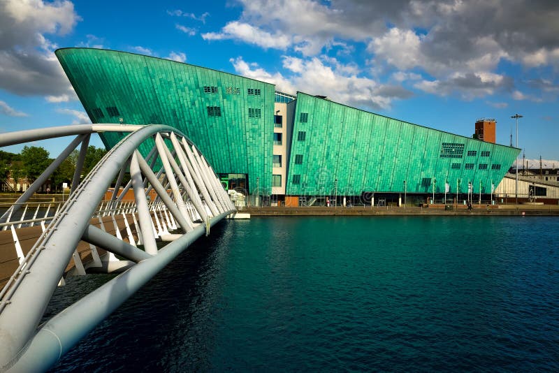 De Nieuwe Metropool of Nemo-het Wetenschapsmuseum in Amsterdam, Neth ...