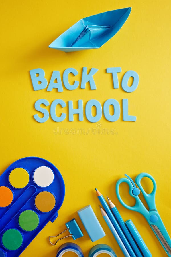 Barco amarillo imagen de archivo. Imagen de ingrediente - 10535371