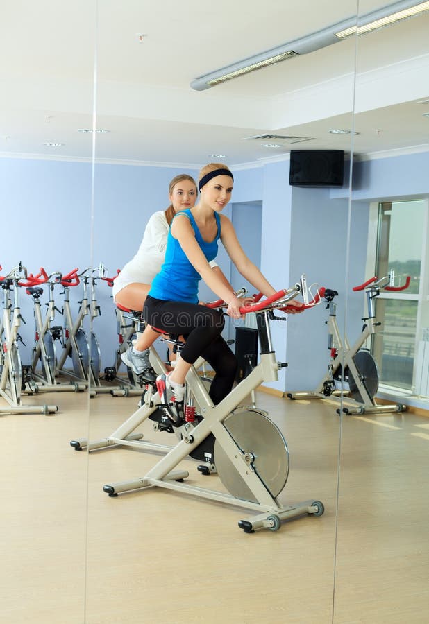 De oefening van de fiets stock afbeelding. Image of levensstijl - 27525421