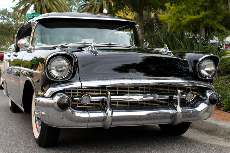 De oude auto Chevrolet stock afbeelding. Image of stijl - 26077883