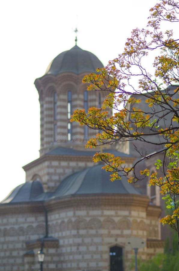 De Oude Stad Van Boekarest in De Lente Stock Foto - Image of antoine ...