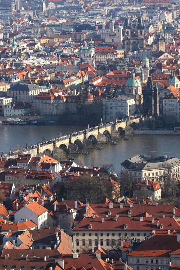 De oude stad van Praag stock foto. Image of kleur, europees - 23519992