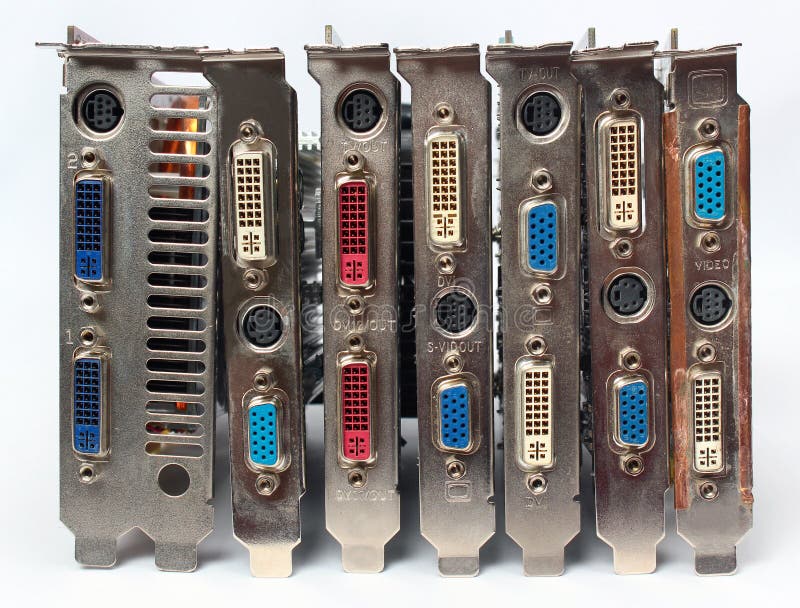 De Oude Videoadapters Van PC En Grafische Kaarten Op Witte Achtergrond ...
