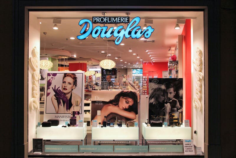 De parfumerie van Douglas redactionele fotografie. Image of ...