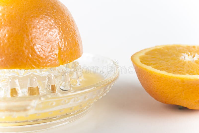 De Pers Van Het Jus D'orange Stock Afbeelding - Image of hand, half ...