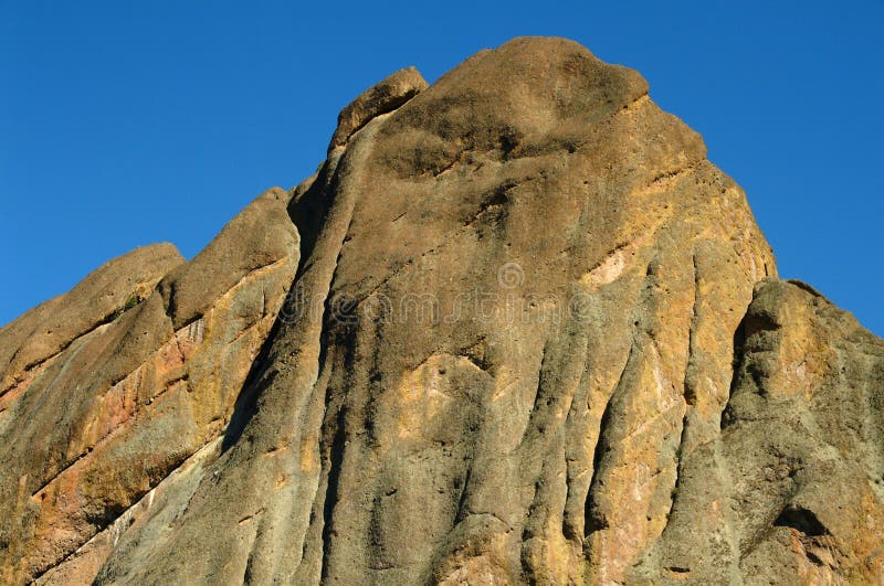 De Piek Van De Berg Tegen Blauwe Hemel in Nationaal Park Stock Foto ...