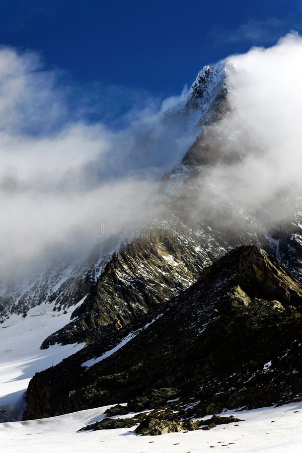 De Piek van Grossglockner stock foto. Image of zuiverheid - 15775992