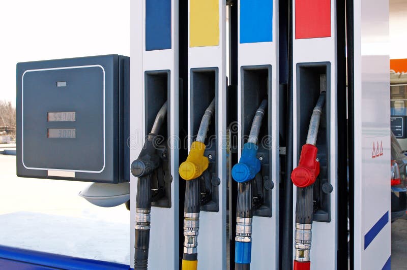De pomp van de benzine stock afbeelding. Image of industrie - 9018963