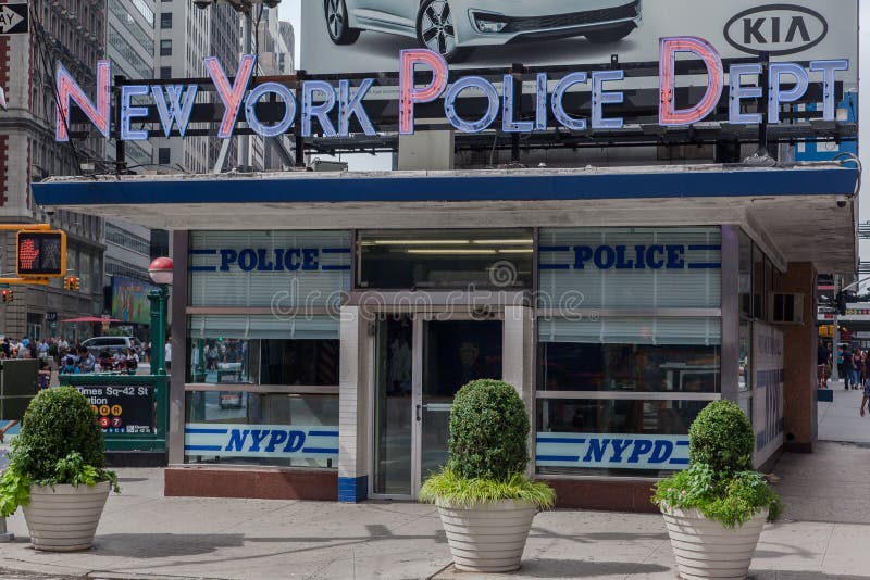 De Post NYPD Regelt Af En Toe De Stad Van New York Redactionele Stock ...
