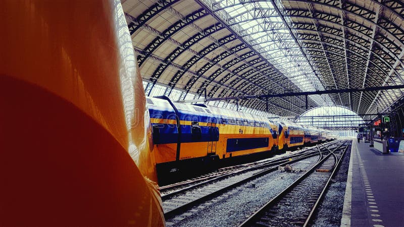 De Post Van Amsterdam Centraal Redactionele Stock Foto - Image of spoor ...