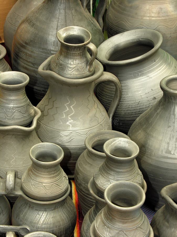 Kleipotten stock afbeelding. Image of pottenbakker, schotel - 237389