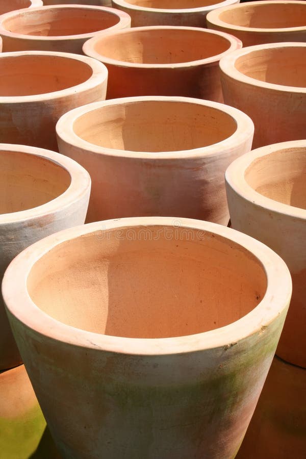 Potten Van Terracotta En Steengoed Voor De Traditionele Heerlijke ...