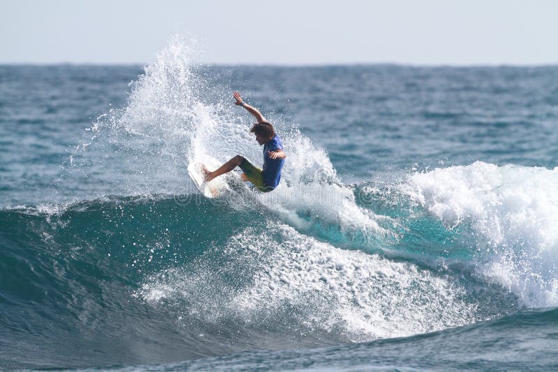 De Pro Graven Van Dylan Van Surfer Redactionele Foto - Image of ...