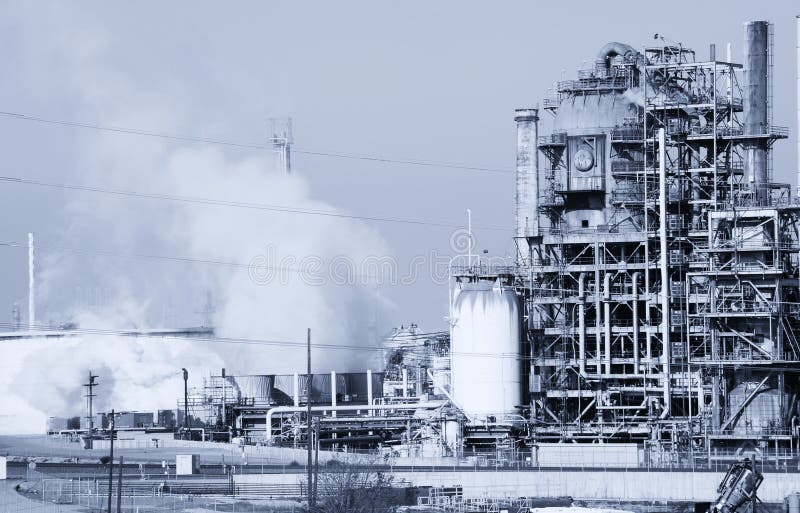 De Raffinaderij Van De Olie Stock Foto - Image of metaal, olie: 22255526