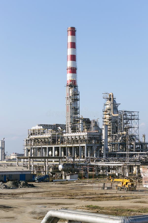 Olieverfijnerij stock foto. Image of complex, distilleer - 27766550