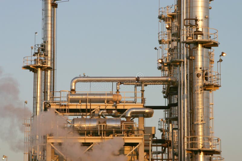 De Raffinaderij Van De Olie #3 Stock Foto - Image of brandstof, blauw ...