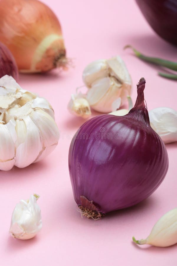 De Reeks Van Groenten: Rode Ui En Meer Stock Afbeelding - Image of ...