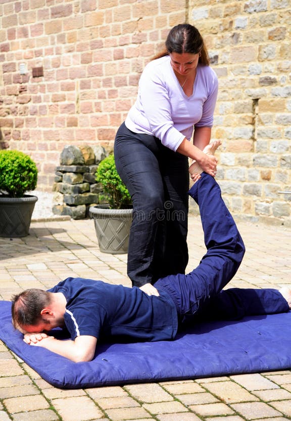 Been- en heuprek stock afbeelding. Image of voet, bekken - 2818619