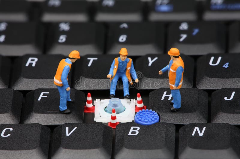 De Technici Gebruiken Een Soldeerbout Voor Elektronisch Herstellen Stock Afbeelding - Afbeelding ...