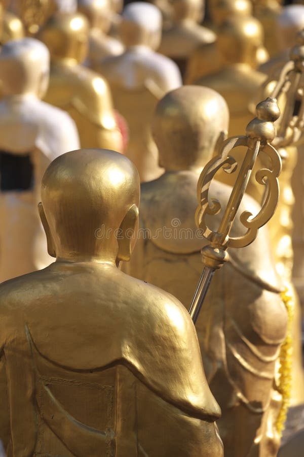 De Retour De La Statue Chinoise De Moine Image stock - Image du ...