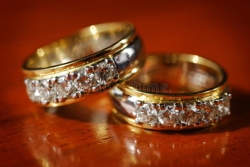 De Ringen Van De Diamanten Bruiloft Stock Foto - Image of gegevens ...