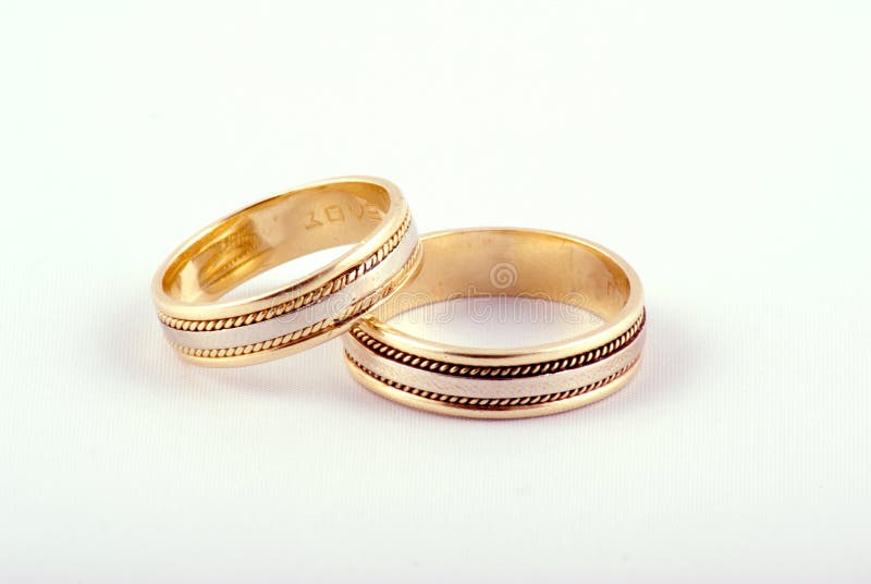 De Ringen Van De Gouden Bruiloft Stock Foto - Image of ronde, niemand ...