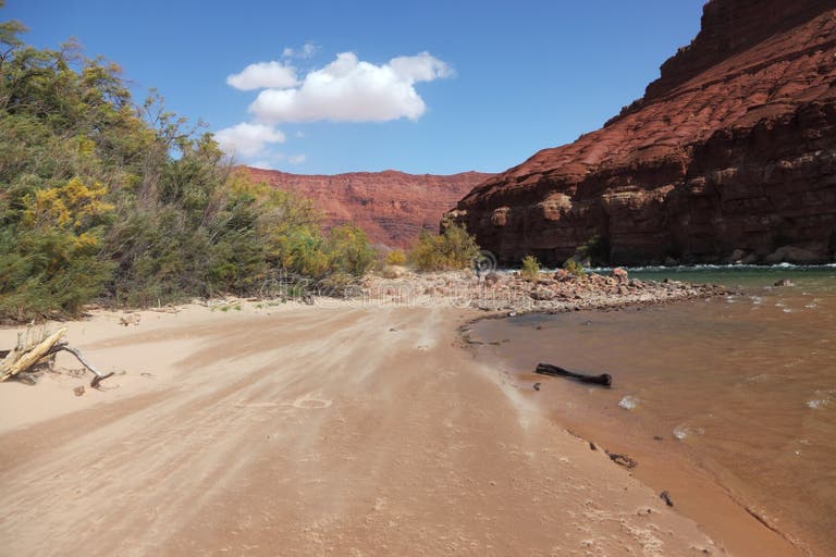 De rivier Colorado stock foto. Image of berg, mening - 18236774