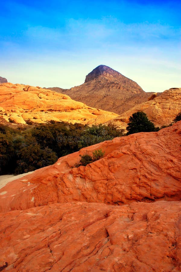 De Rode Canion Van De Rots, Nevada Stock Afbeelding - Image of vallei ...