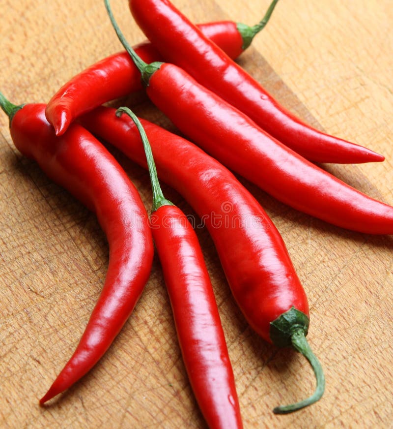 Rode Chilipepers stock afbeelding. Image of kantelen - 17901919