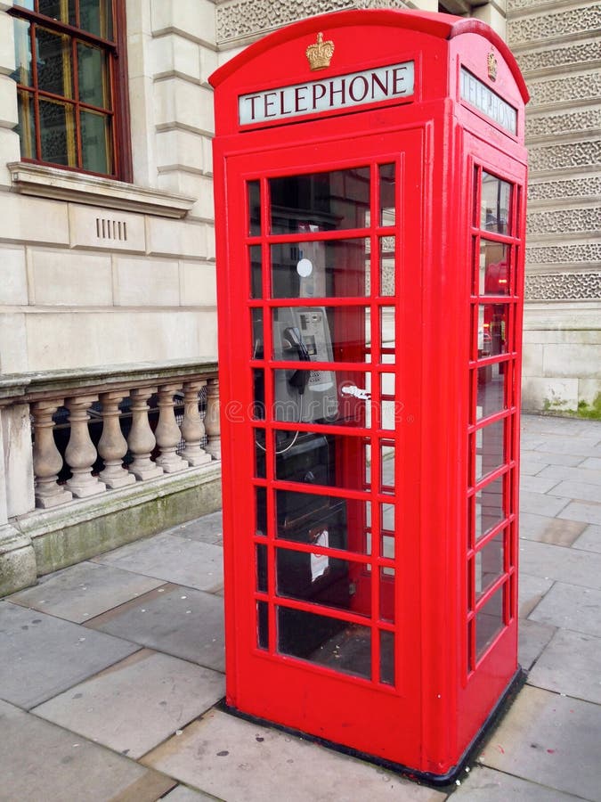 De Rode Telefooncel Van Londen Stock Afbeelding - Image of telefoon ...