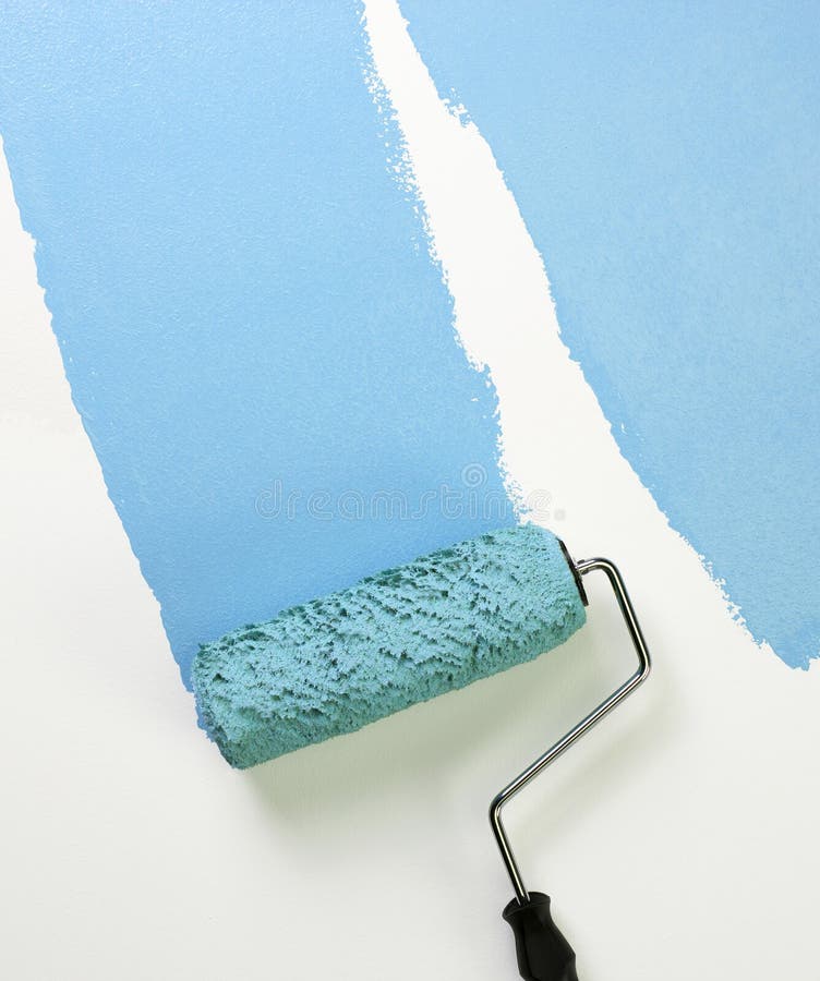 De Rol Die Van De Verf Blauwe Verf Toepast Stock Foto - Image of ...