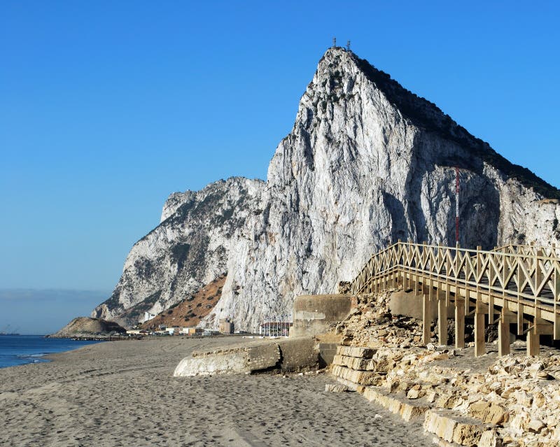 De rots van Gibraltar. stock foto. Image of voetgangersbruggen - 29341698