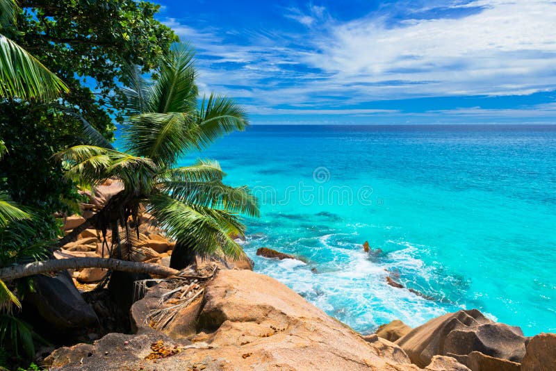 De Rotsen Van Het Graniet Op Het Strand De Seychellen Stock Afbeelding ...