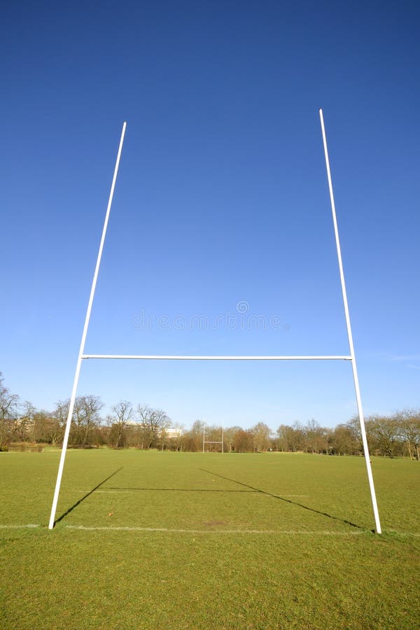 Poteau De but De Rugby Dans Un Stade Image stock - Image du matériel ...