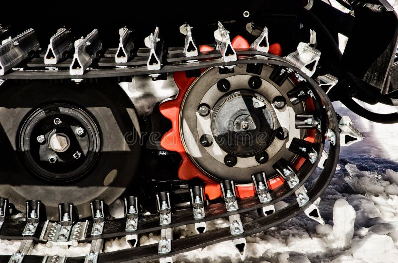 Sneeuwscooterrupsen stock afbeelding. Image of wiel, ononderbroken ...