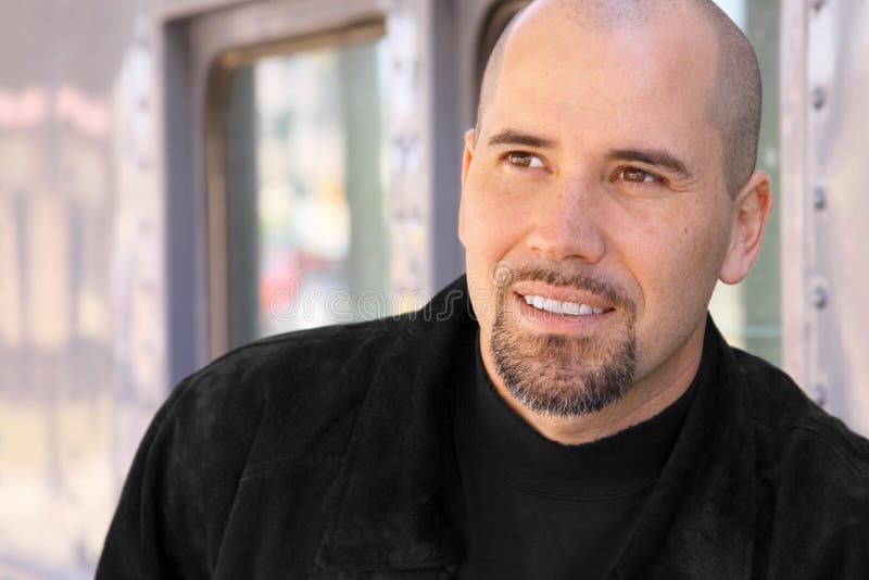 De Sik Van De Mens Gekleed in Zwarte Stock Afbeelding - Image of reis ...