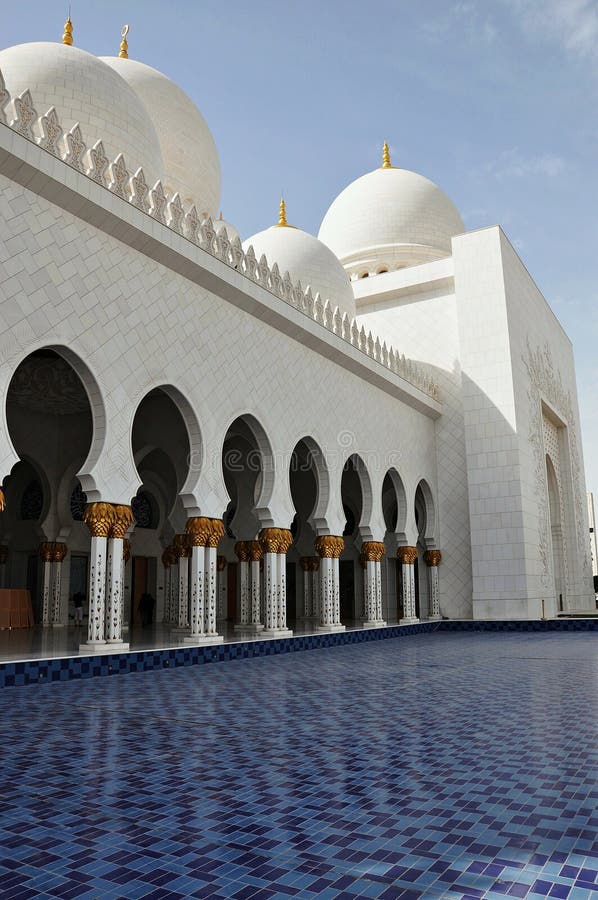 De sjeik zayed redactionele stock afbeelding. Image of kolommen - 56922579