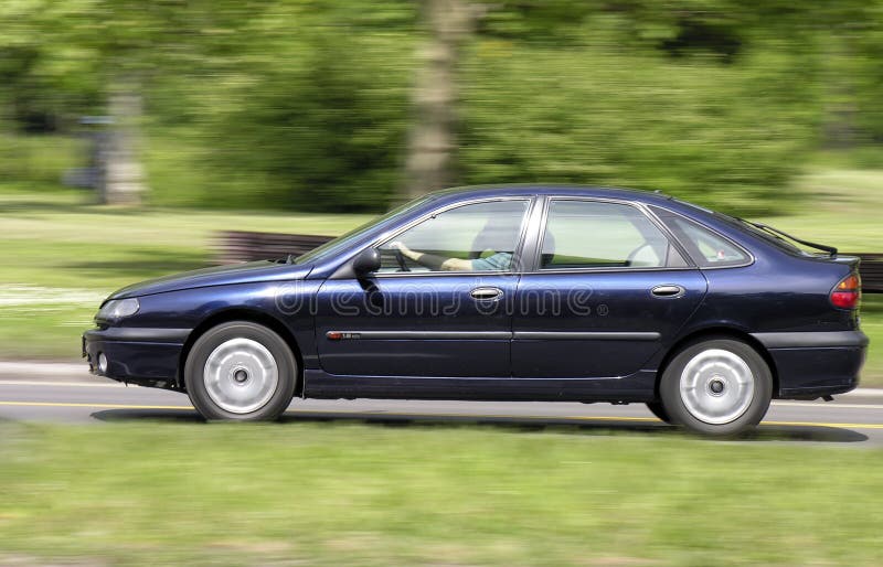De snelheid van de auto stock afbeelding. Image of straat - 767505